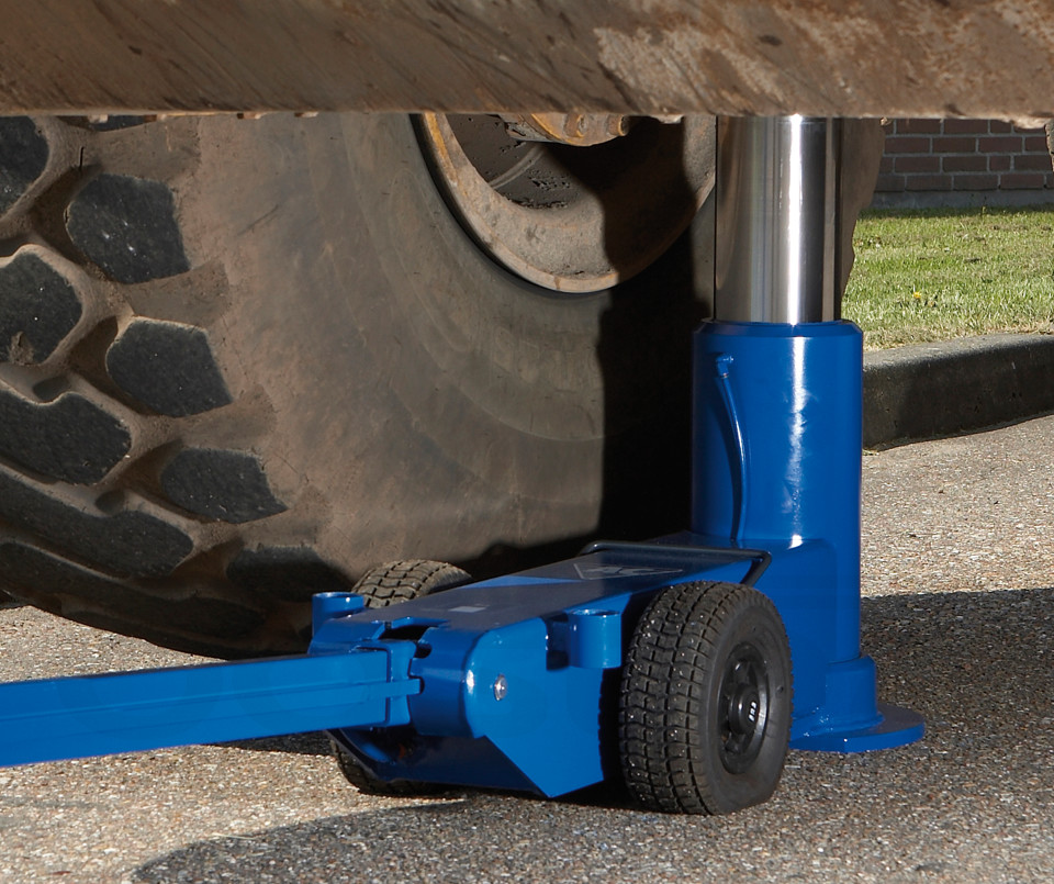 65T Hydraulic Jack | Boston Garage Equipment