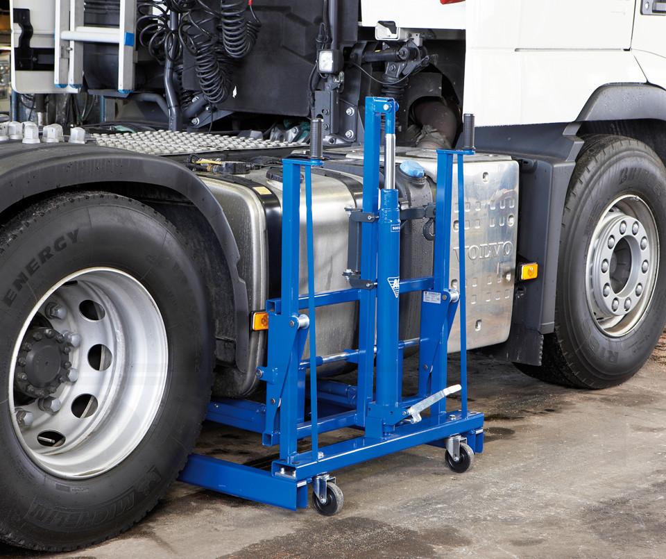 0.5T Hydraulic Wheel Trolley | Boston Garage Equipment