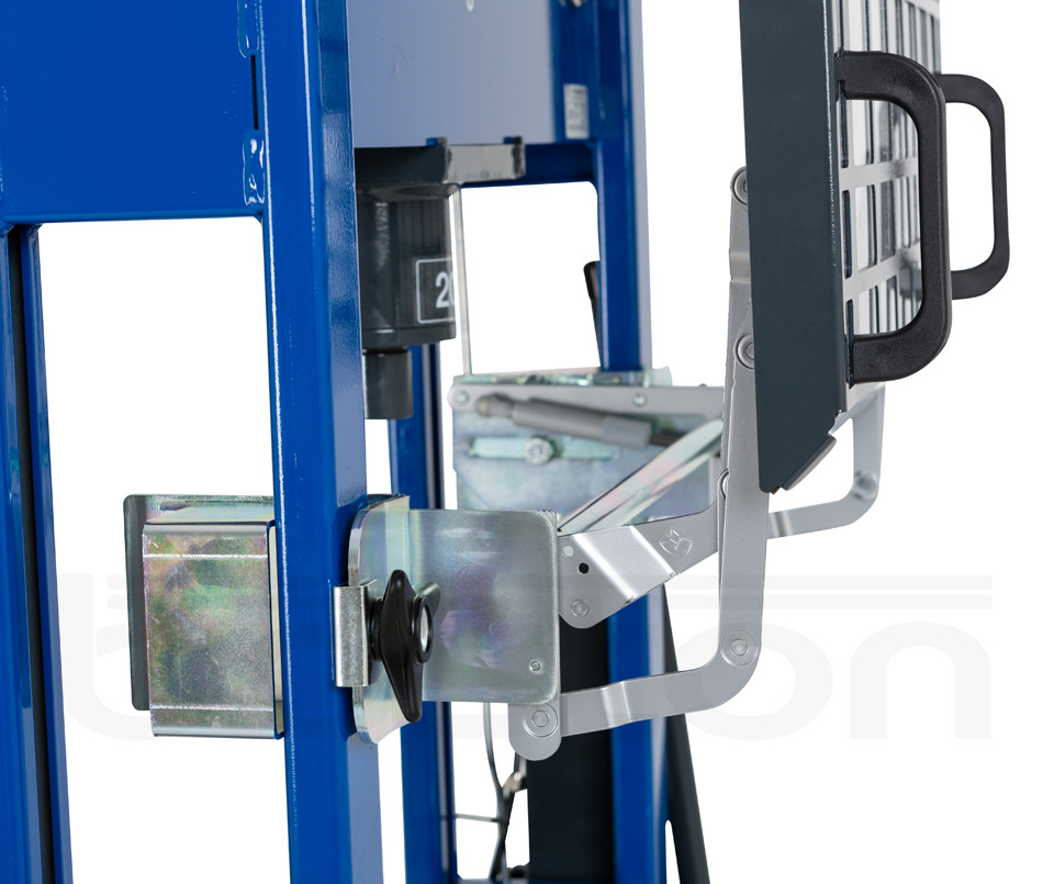 Protection Screen for Hydraulic Presses - Boston Garage Equipment